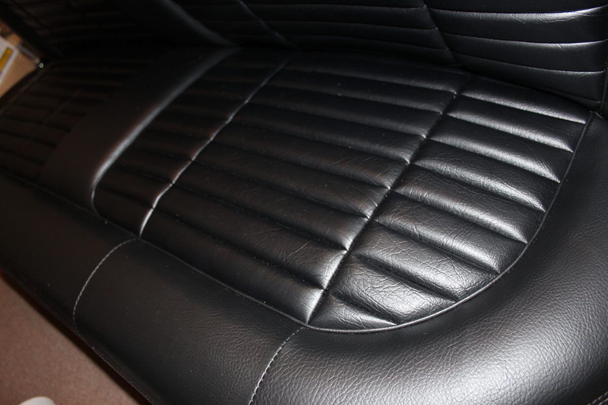 Valiant VH Pacer in Vinyl – Hot Rod Trim Auto Upholstery
